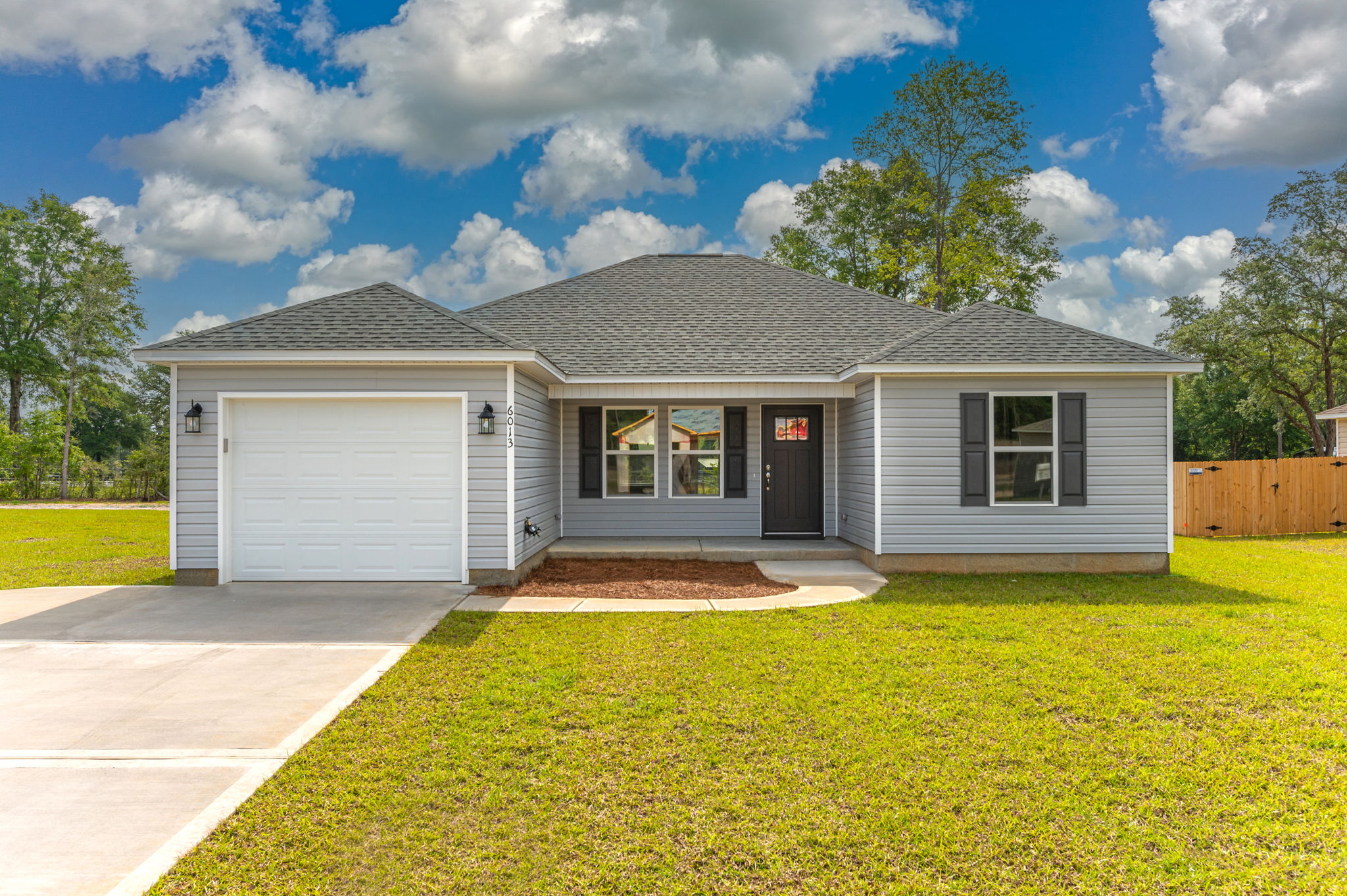 6013 Colton Blaine Ct, Crestview, FL 32539 | J Beard Graphics