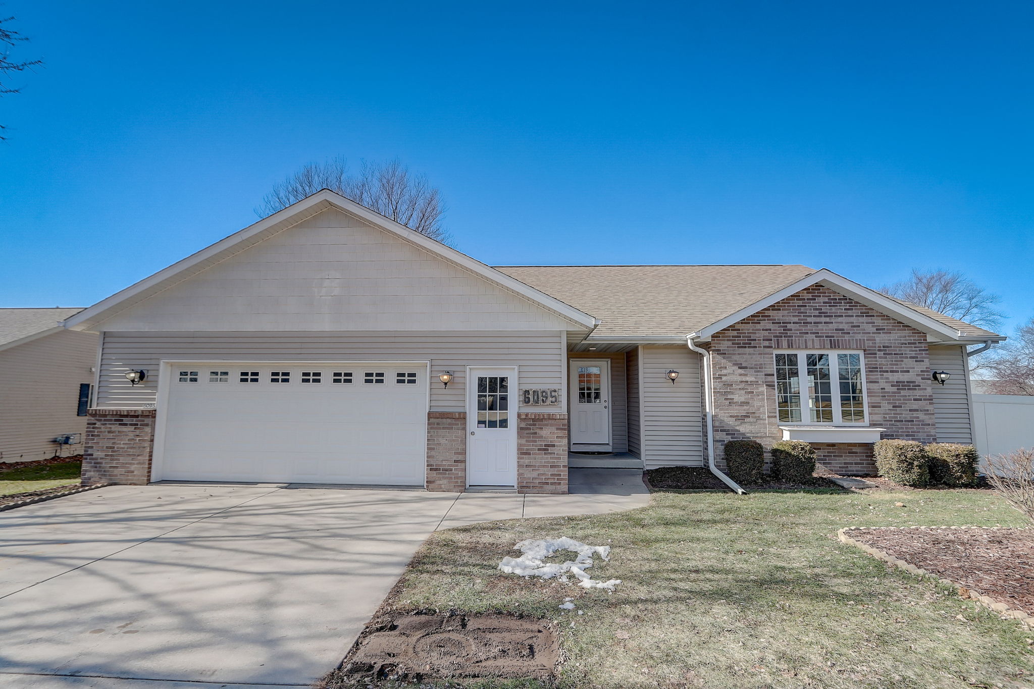 6095 N Lewellen St, Marshall, WI 53559 | Zillow Media Experts