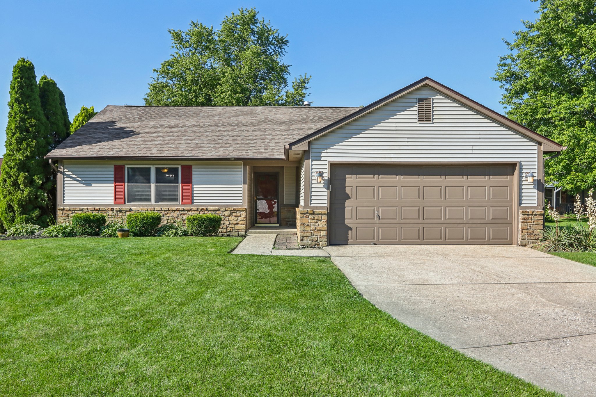 6131 Chris Anne Ct, Indianapolis, IN 46237 | Zillow Media Experts
