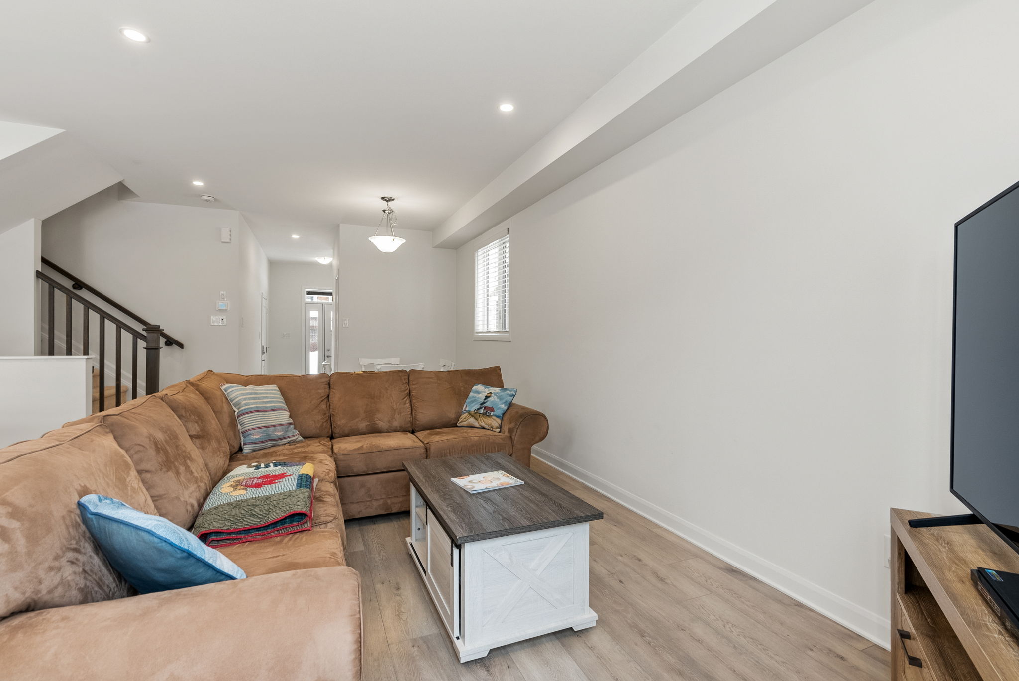 653 Prominence Way, Ottawa, ON K4A 3W6 | Inside Ottawa Media