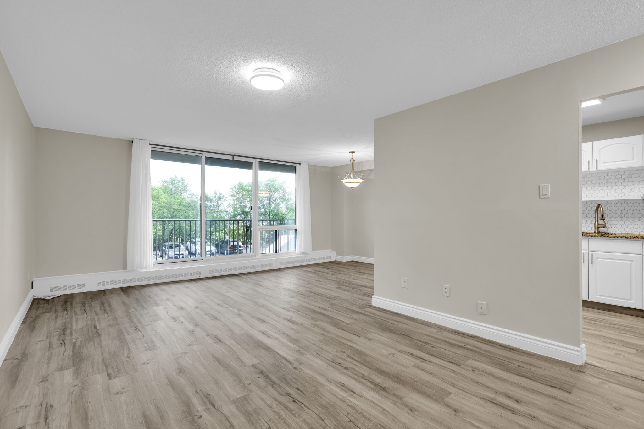 665 Bathgate Dr 205 Ottawa | InsideOut Media