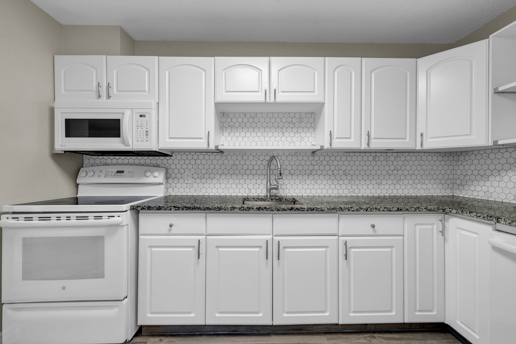 665 Bathgate Dr 205 Ottawa | InsideOut Media