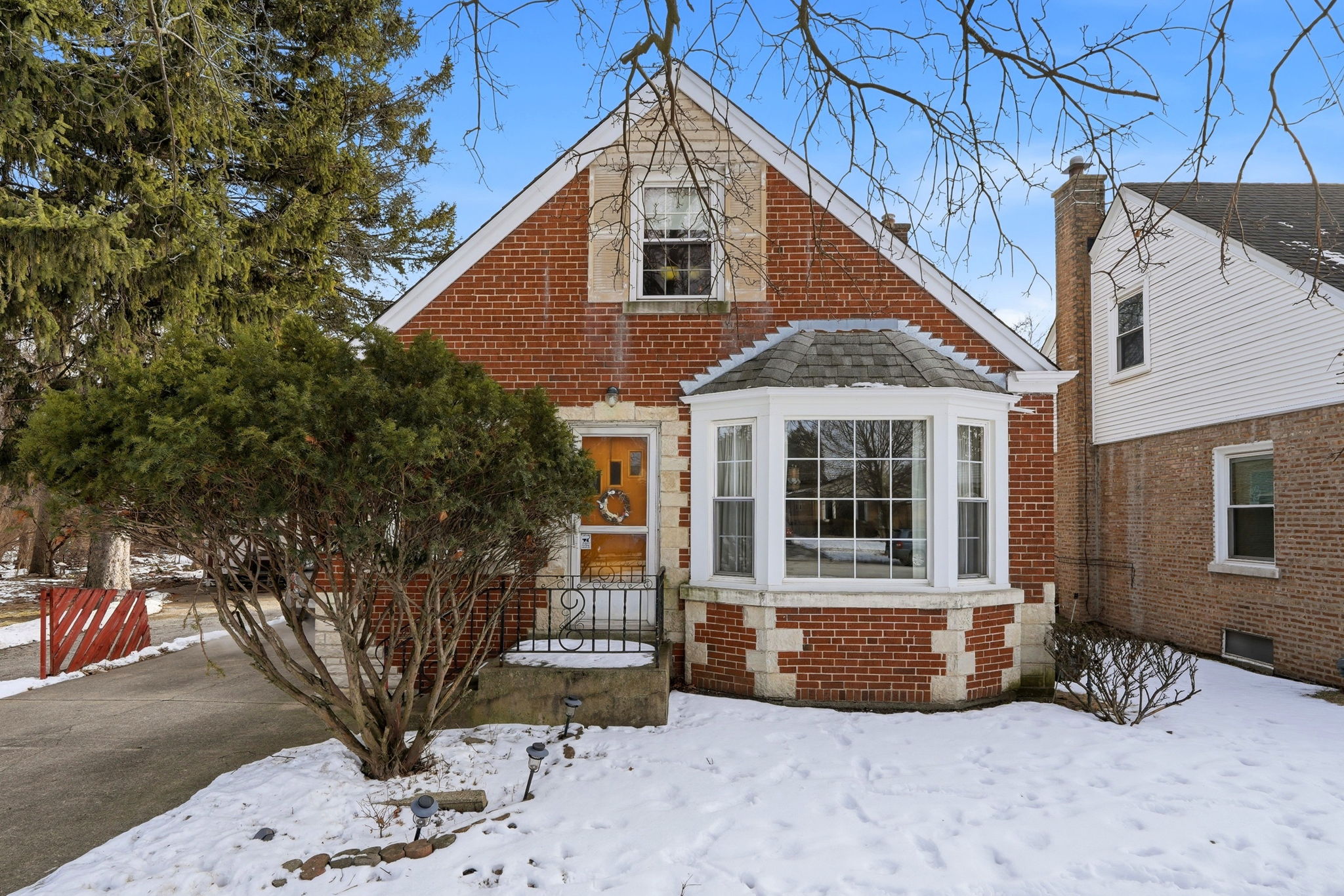 6911 W Niles Terrace, Niles, IL 60714 | Lux Point Media