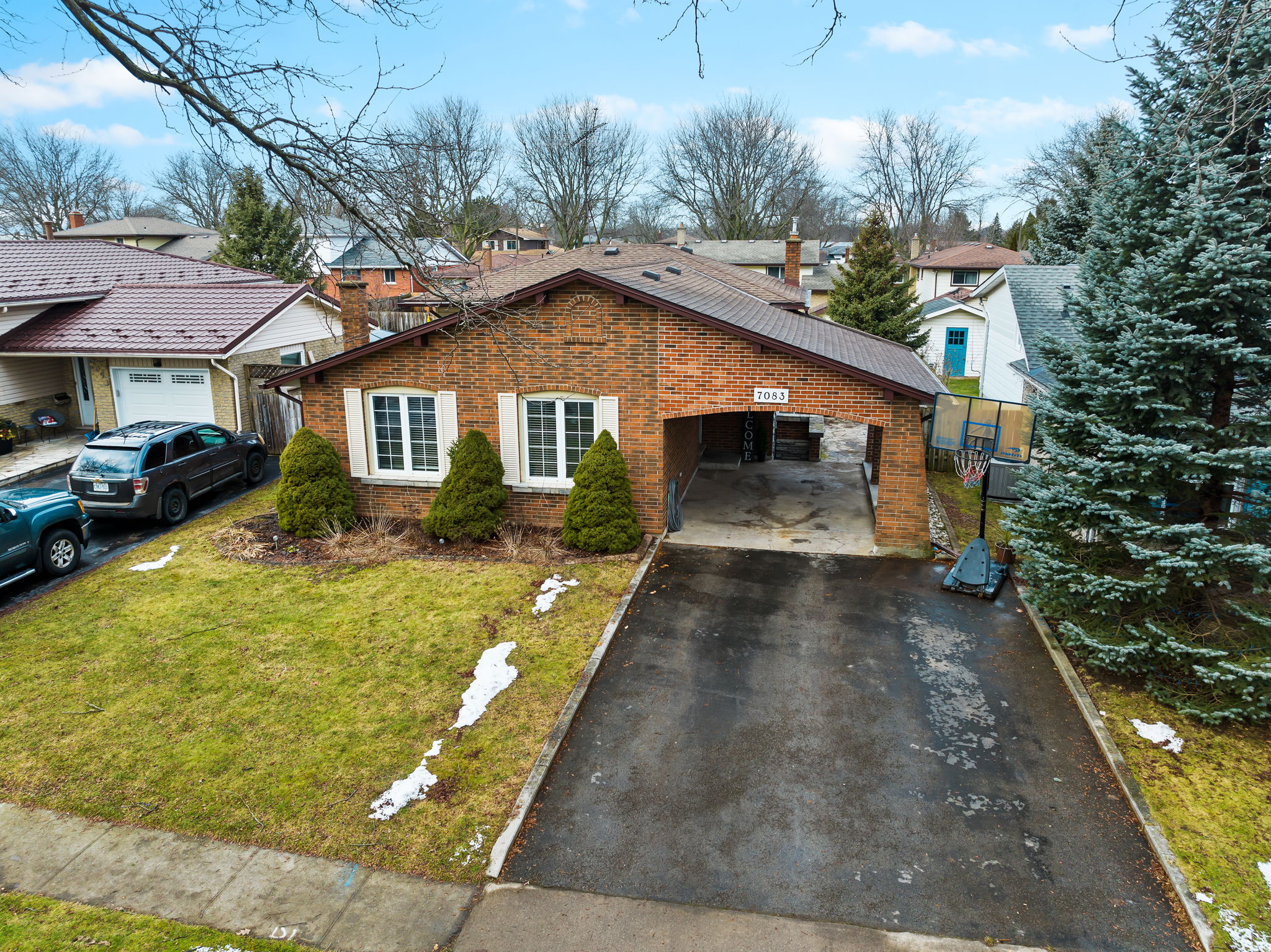 7083 Harriman St, Niagara Falls, ON L2J 3S1 | Move It Media
