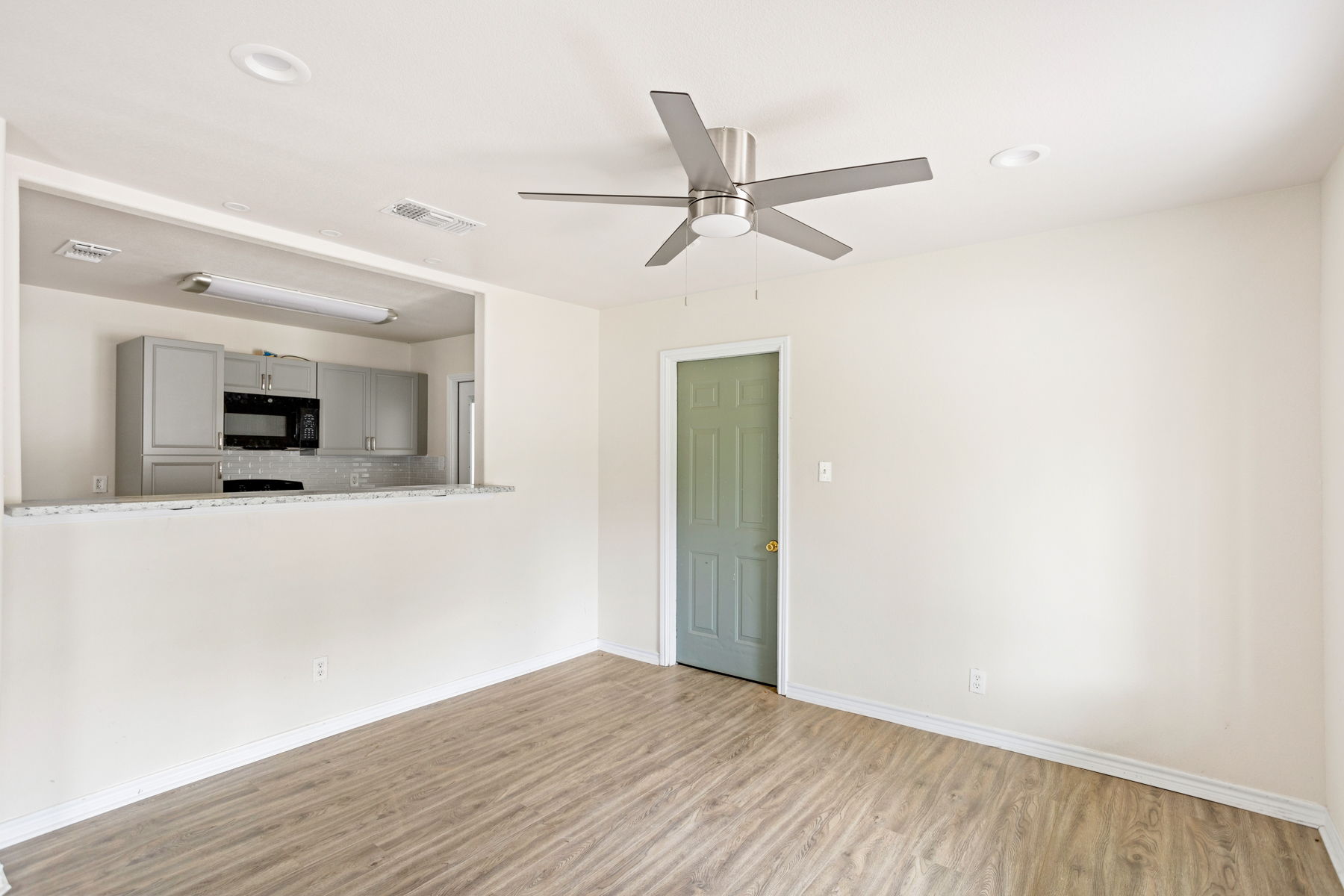 718 Lincolnshire Dr, San Antonio, TX 78220 | MrHevia Media