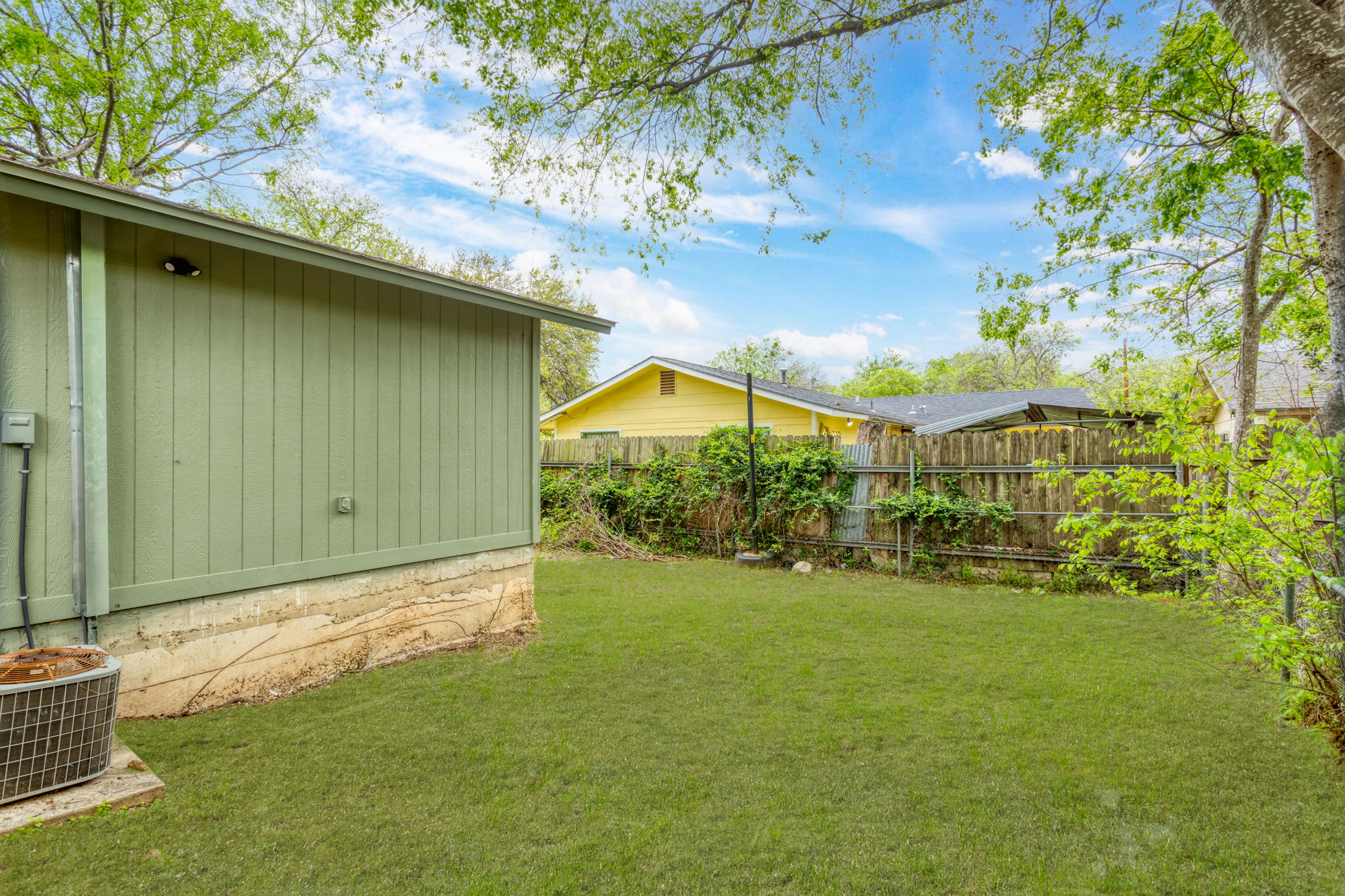 718 Lincolnshire Dr, San Antonio, TX 78220 | MrHevia Media