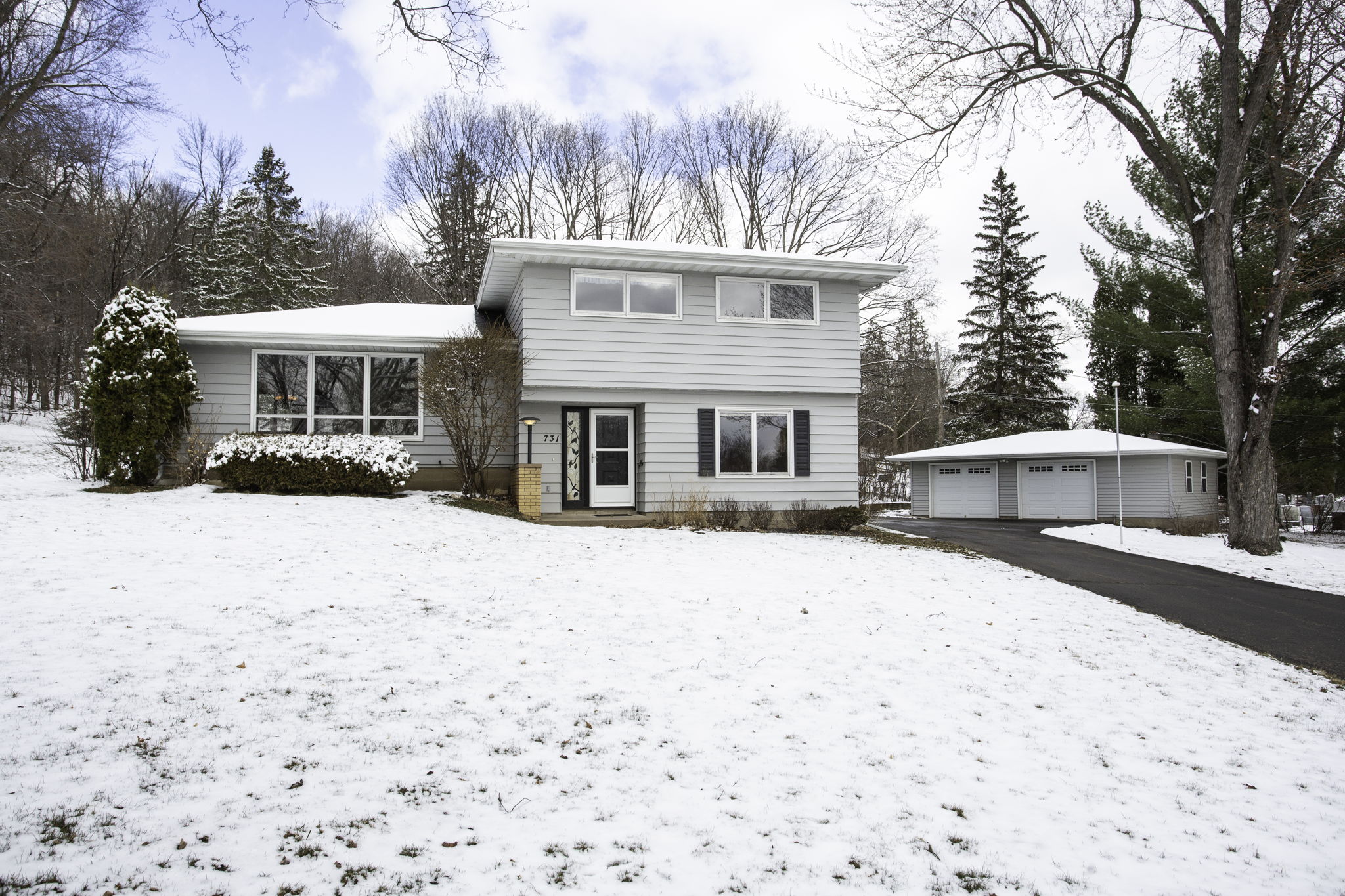 731 Union St, River Falls, WI 54022 | Studio 562 Photo