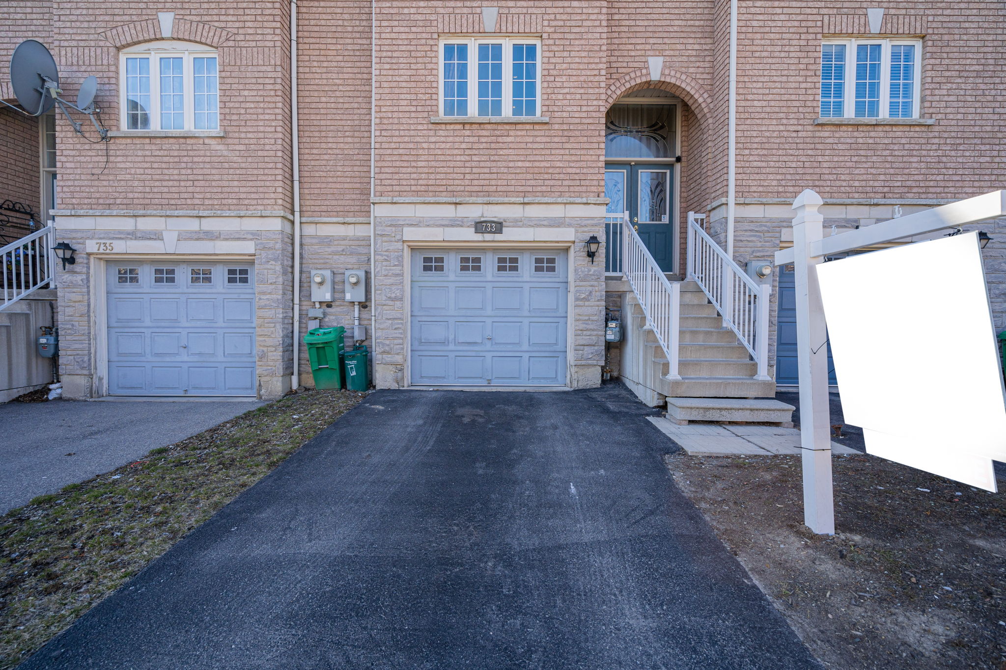 733 Maxman St, Mississauga, ON L5R 0B3 | Orelus Production
