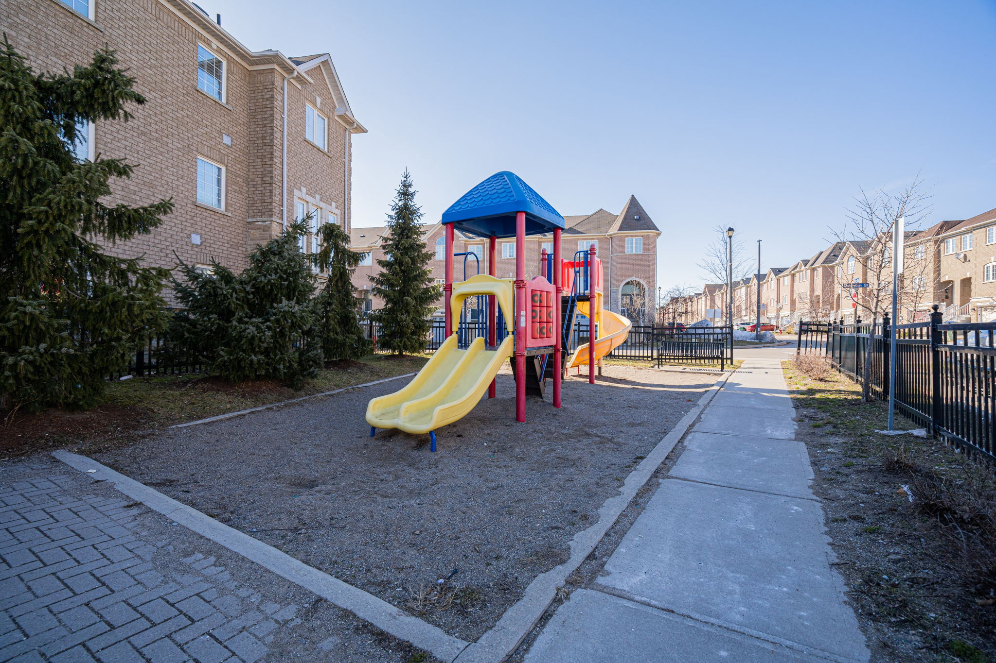 733 Maxman St, Mississauga, ON L5R 0B3 | Orelus Production