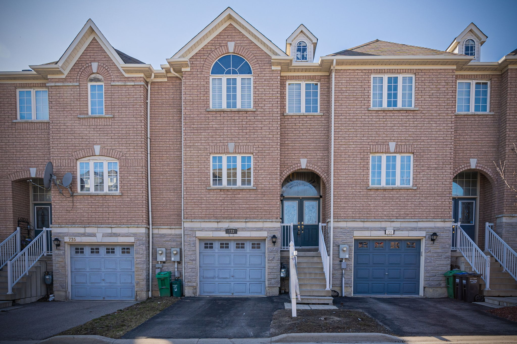 733 Maxman St, Mississauga, ON L5R 0B3 | Orelus Production
