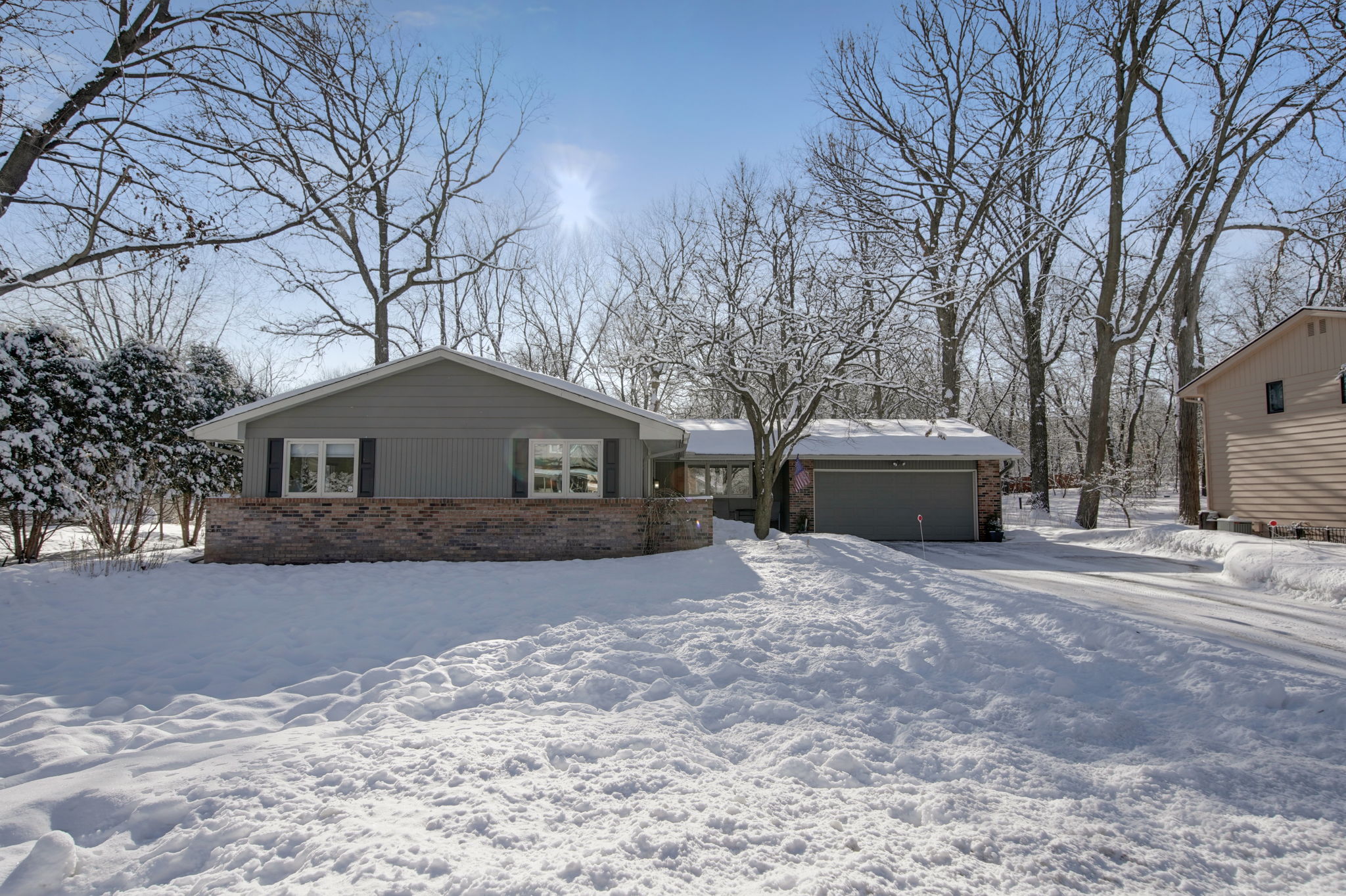 809 Thoreau Dr, Burnsville, MN 55337 | BrightSpaces Photography
