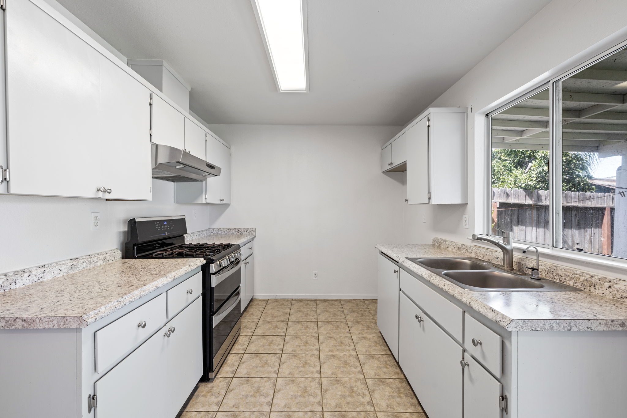 8301 3rd St, San Joaquin, CA 93660 | PHRAME Photography