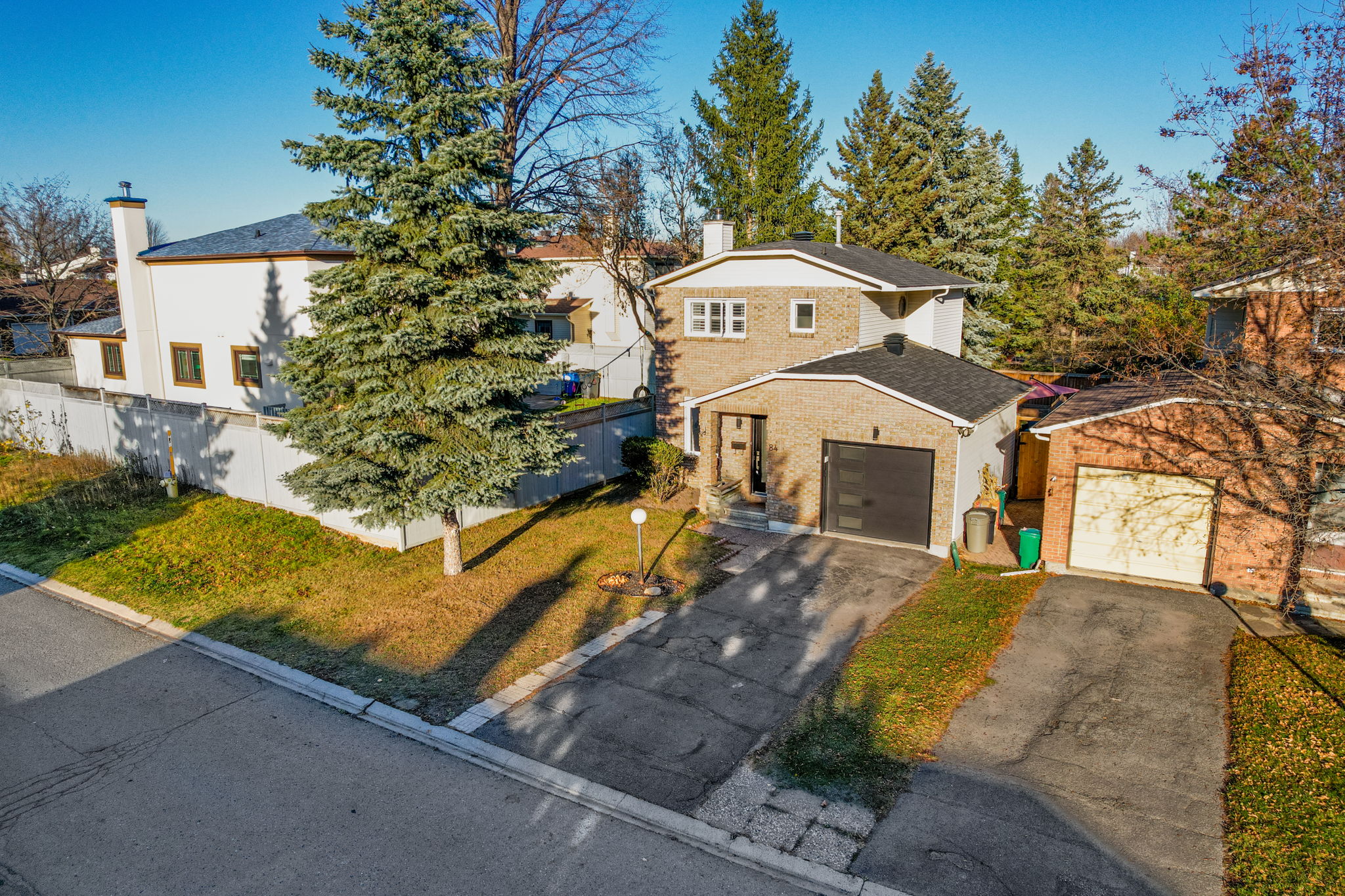 84 Pheasant Run Dr Ottawa | InsideOut Media