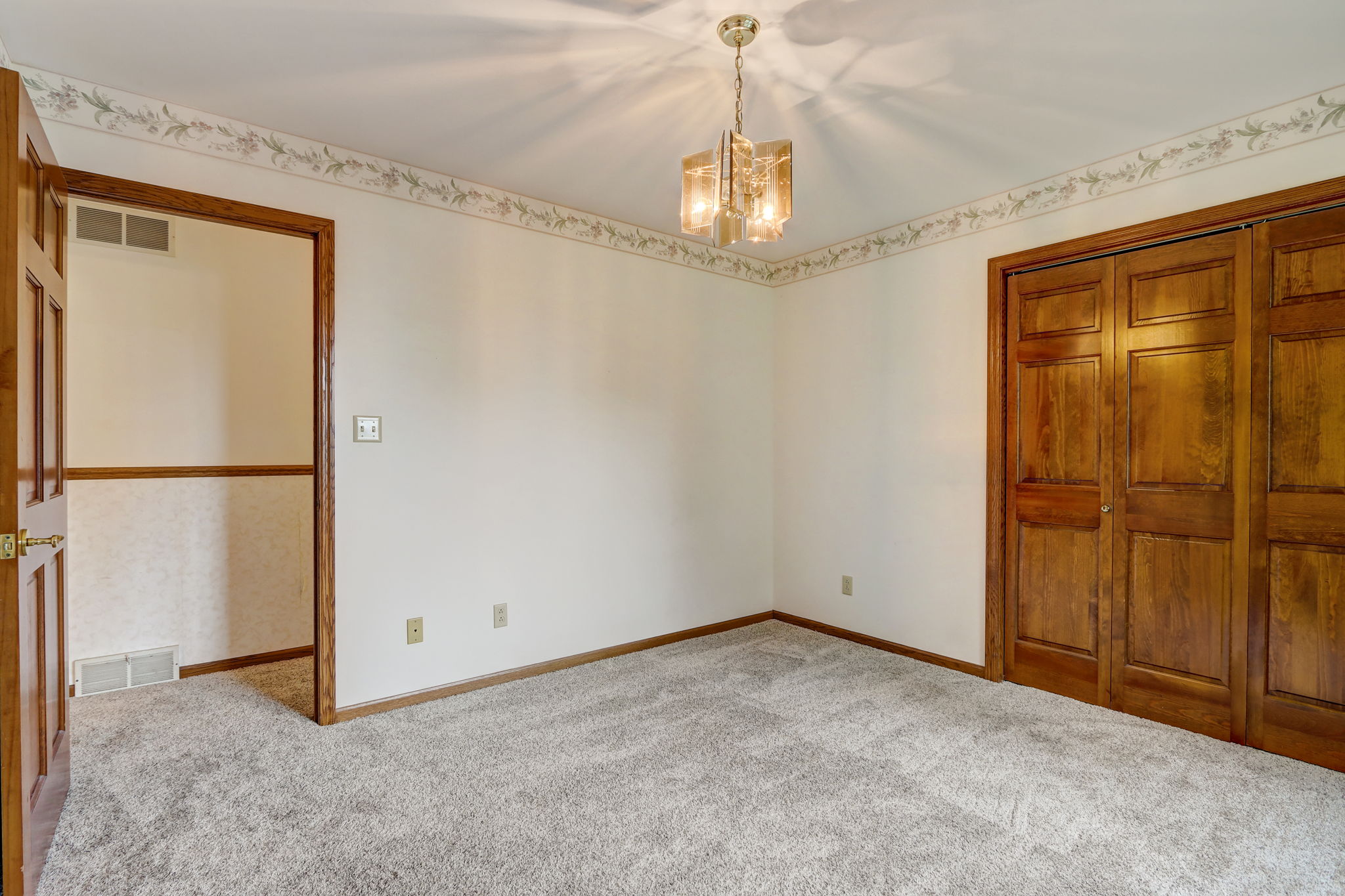 8463 W Puetz Rd, Franklin, WI 53132 | Zillow Media Experts