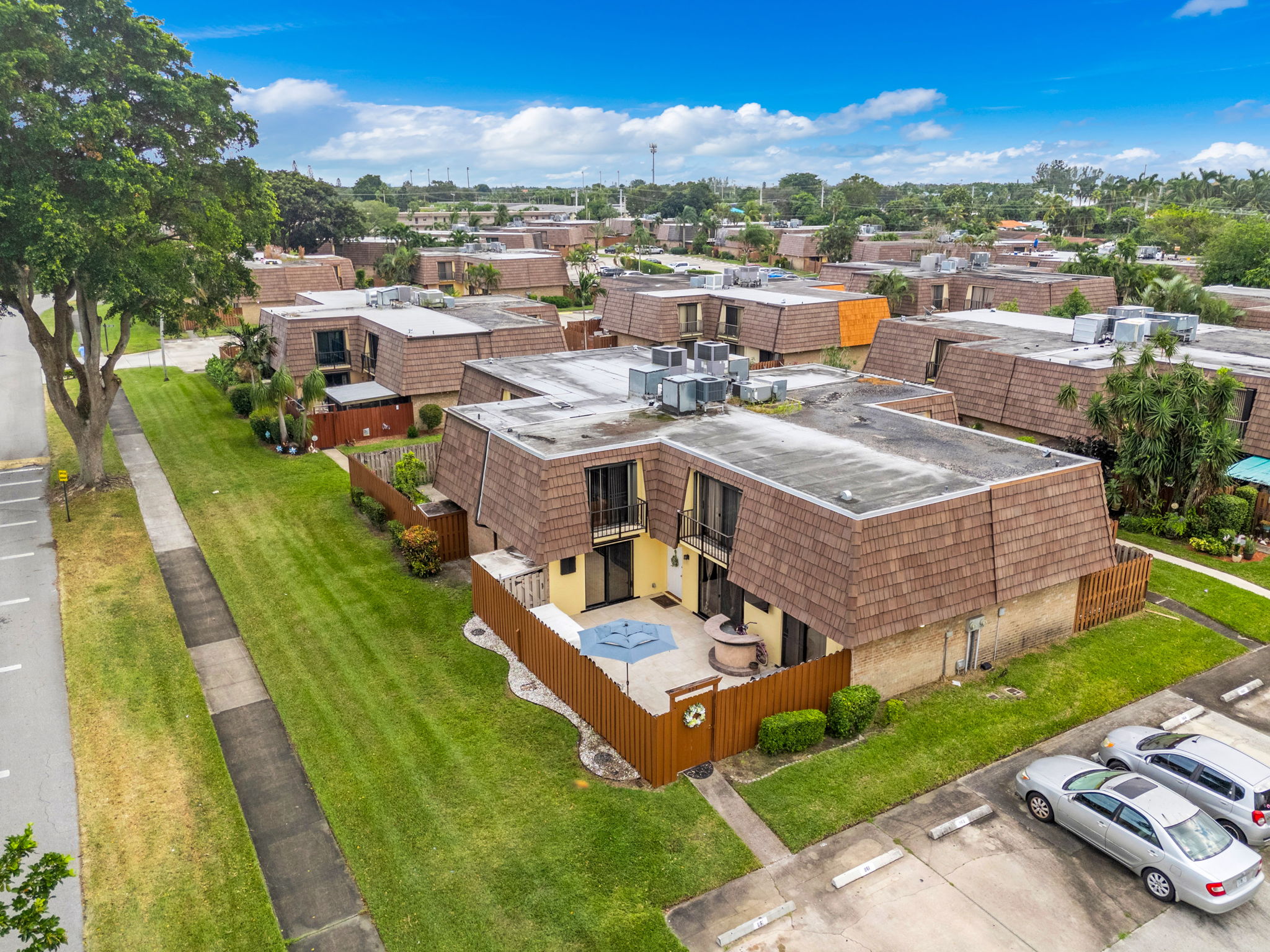 861 Springdale Cir, Palm Springs, FL 33461 | Jsrking Photography