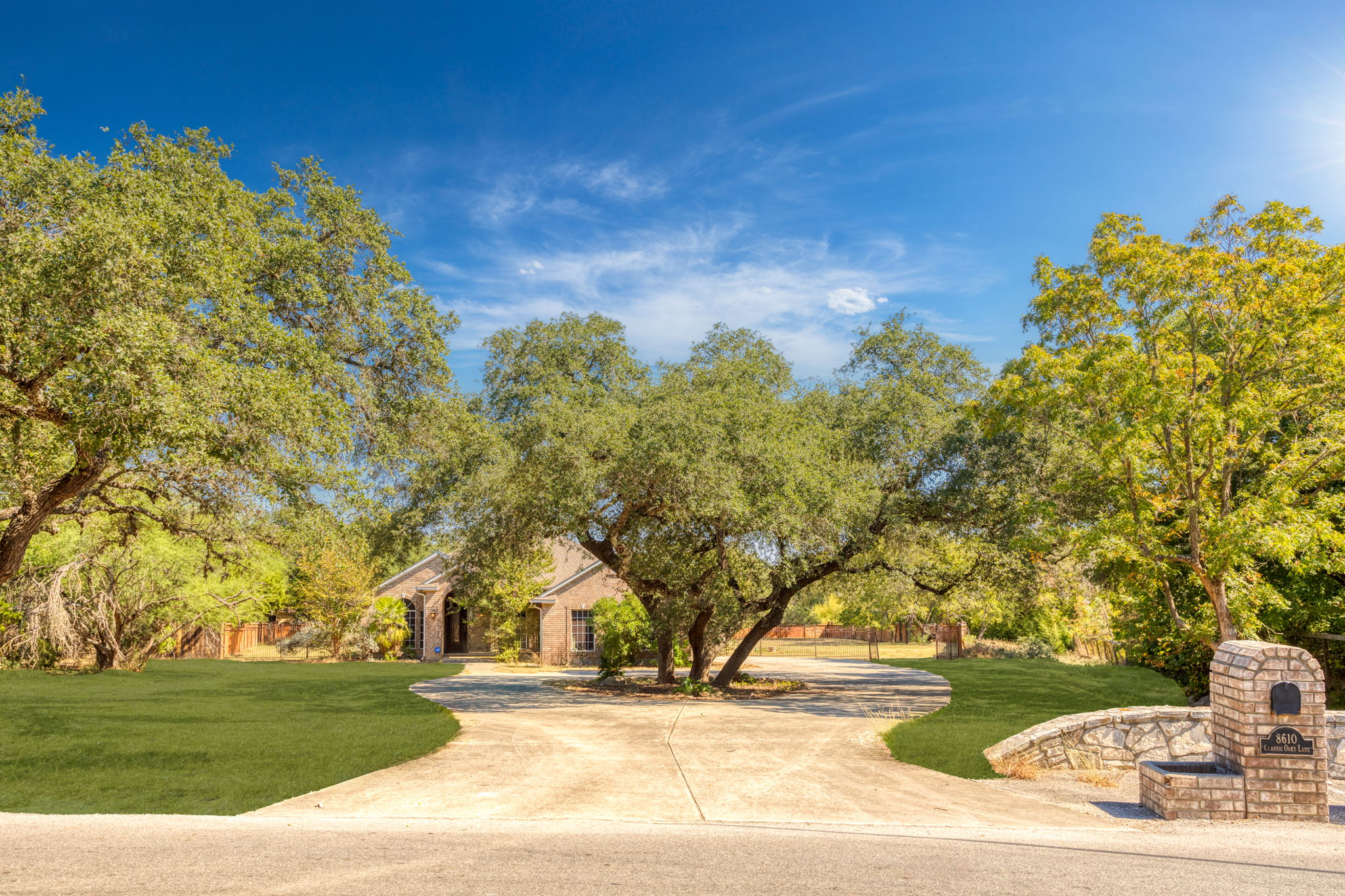 8610 Classic Oaks Ln, San Antonio, TX 78255 | MrHevia Media