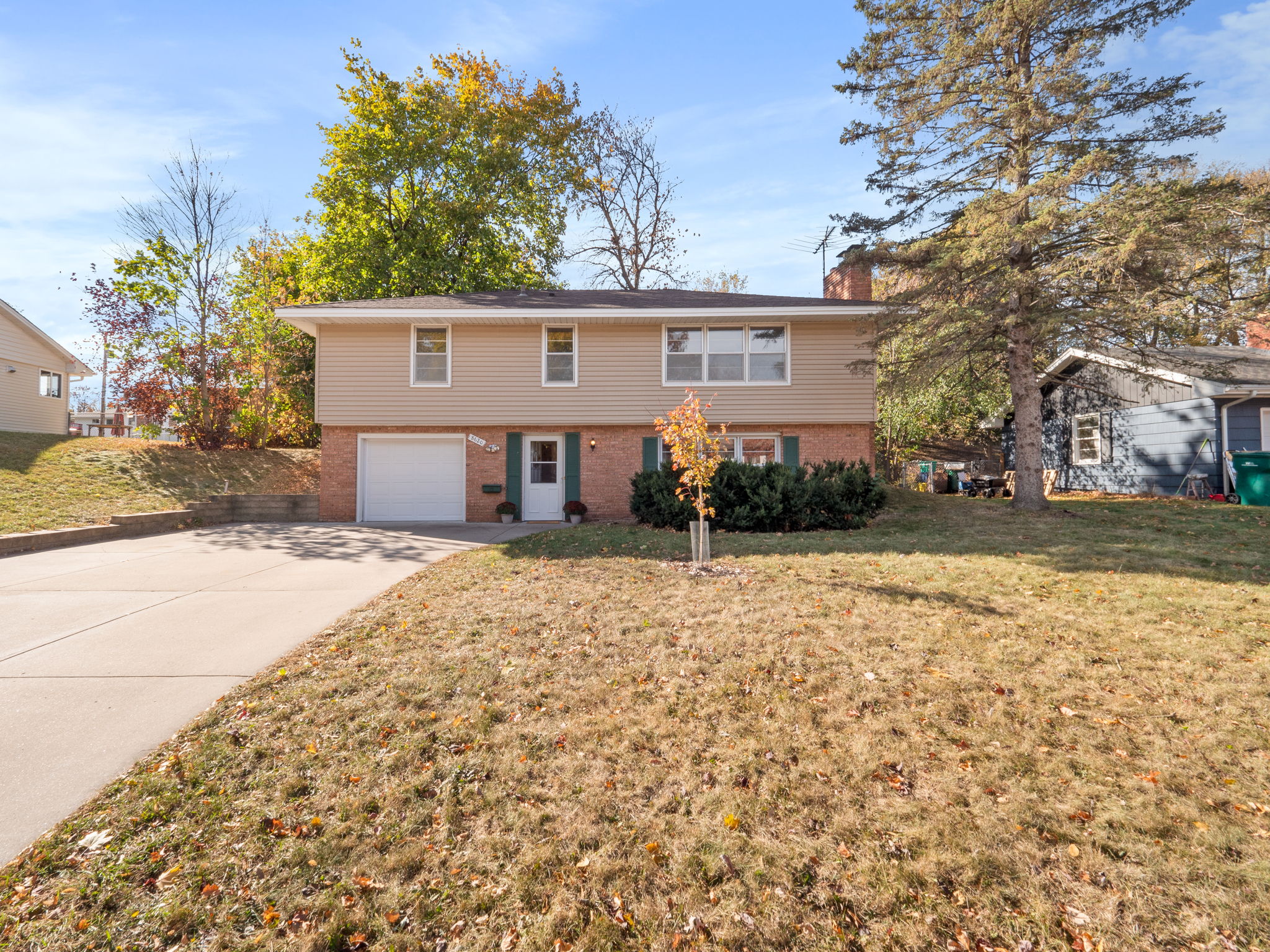 8620 Poplar Bridge Curve, Minneapolis, MN 55437 | Singhshots