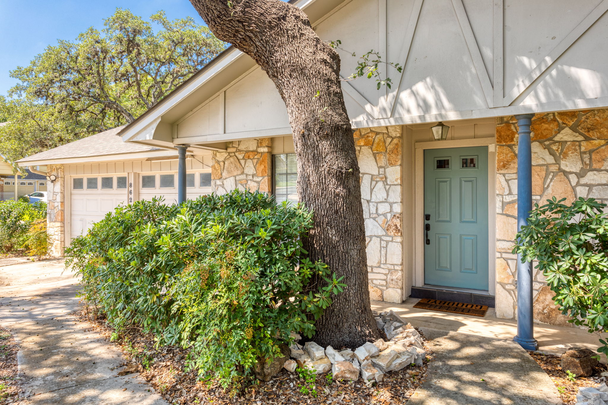 8627 Honiley St, San Antonio, TX 78254 | MrHevia Media