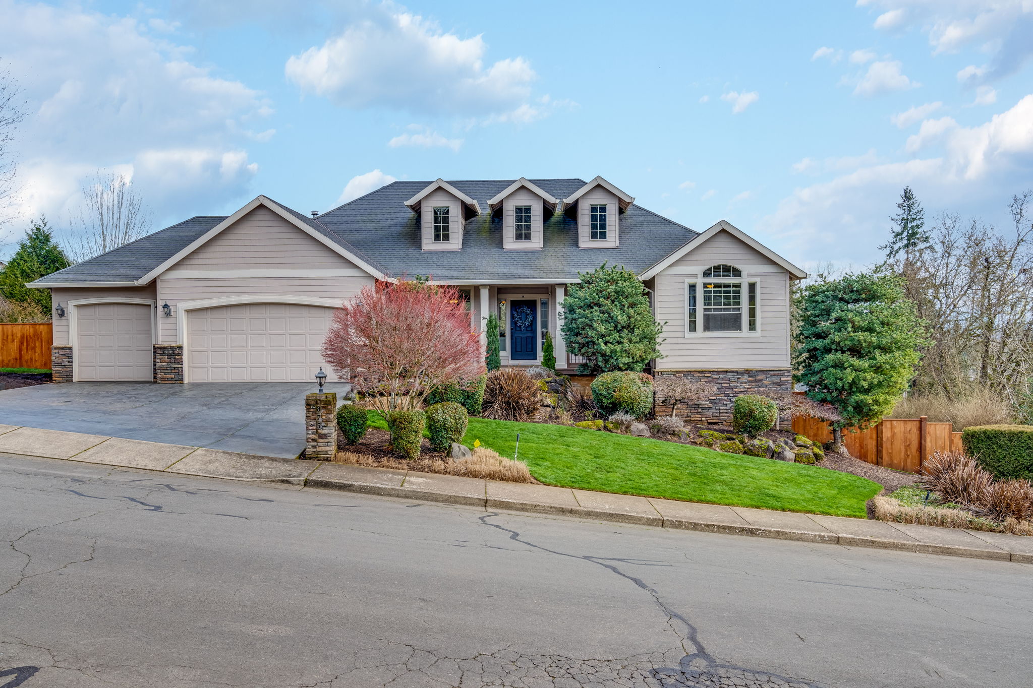 875 SW View Crest Dr, Dundee, OR 97115 | A Beautiful Dominion Photography