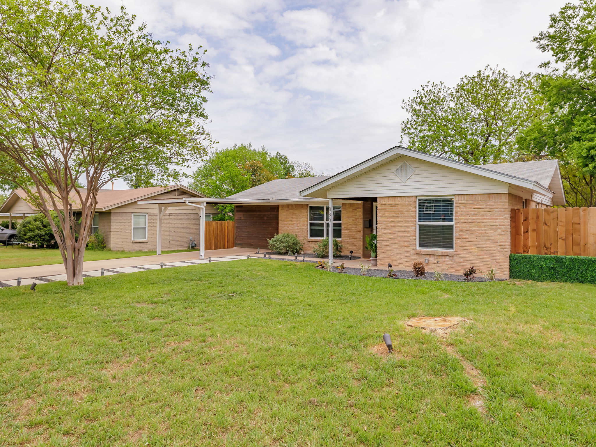 8801 Redfield Ln, Austin, TX 78758 | Come and Shoot It Photography