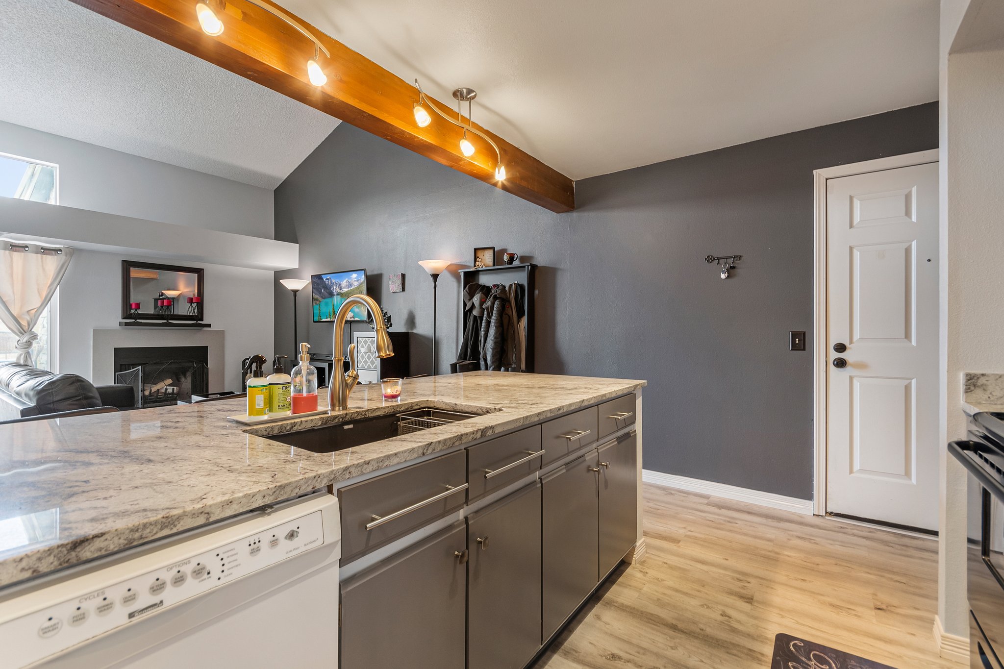 8853 Colorado Blvd #303, Thornton, CO 80229 | Lavish Real Estate ...