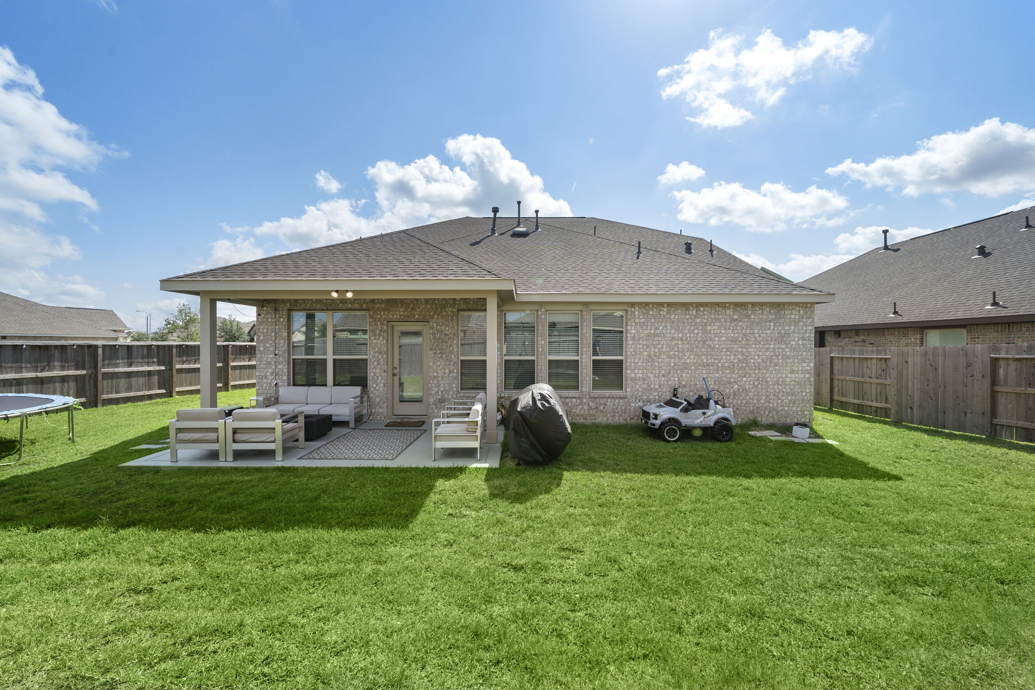 8923 Lost Castle Wy, Cypress, TX 77433 | Strata Visuals