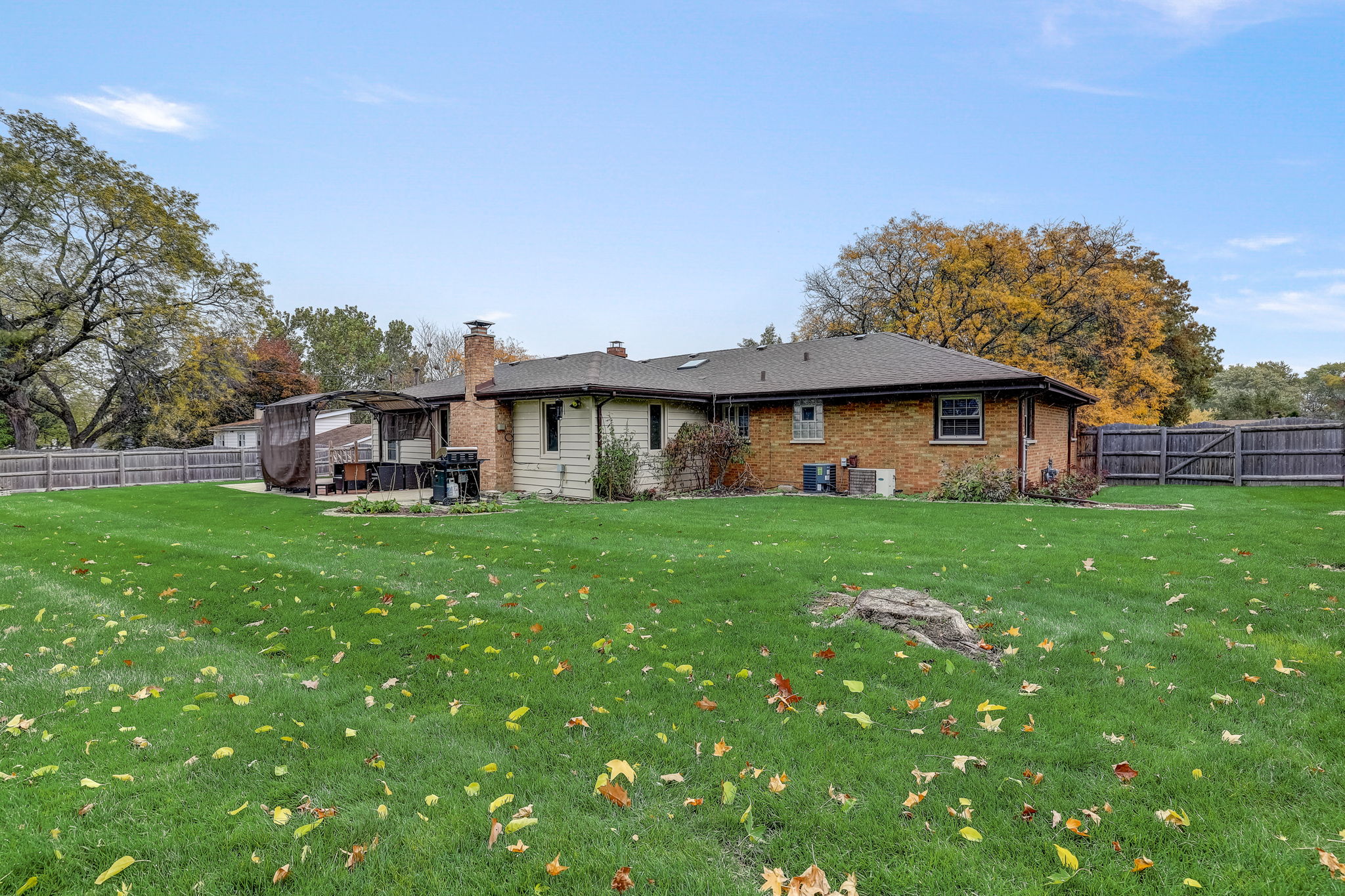 8940 S 84th Ave, Oak Lawn, IL 60457 | Zillow Media Experts