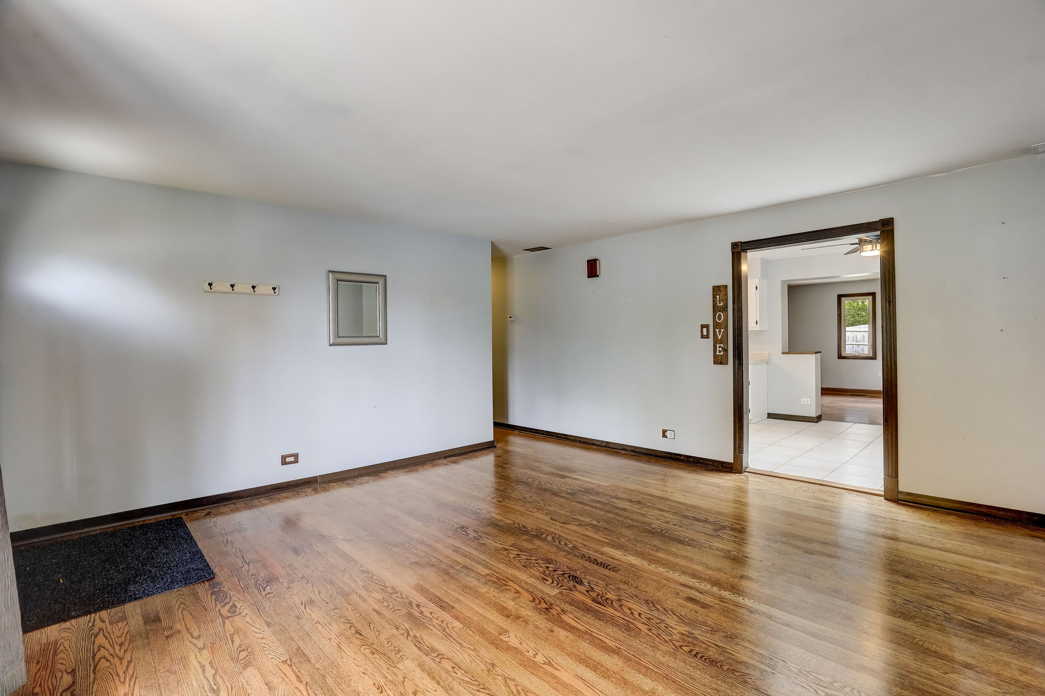 8940 S 84th Ave, Oak Lawn, IL 60457 | Zillow Media Experts