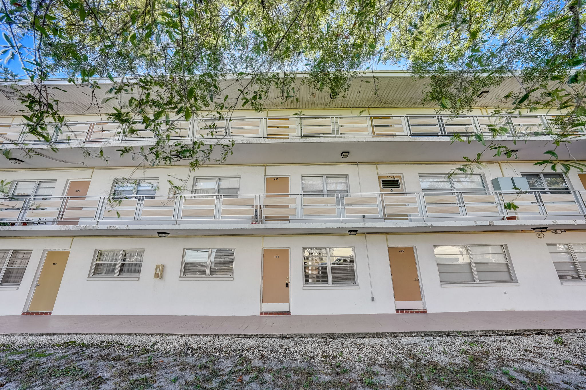 911 Washington Ave SW 104, Largo, FL 33770 | Zillow Media Experts