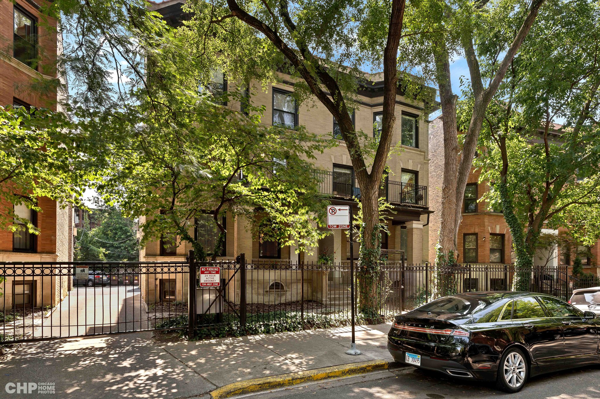 927 W Gordon Terrace 1, Chicago, IL 60613 | Chicago Home Photos