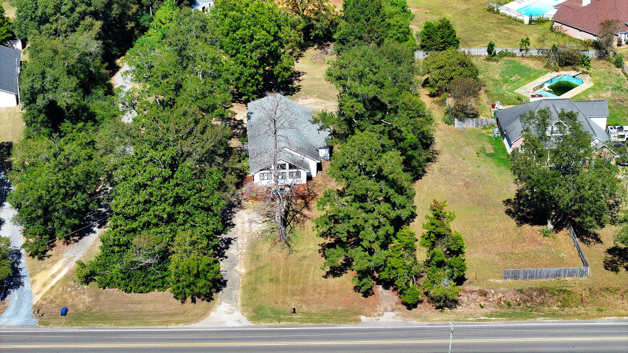 9350 Holtville Rd, Wetumpka, AL 36092