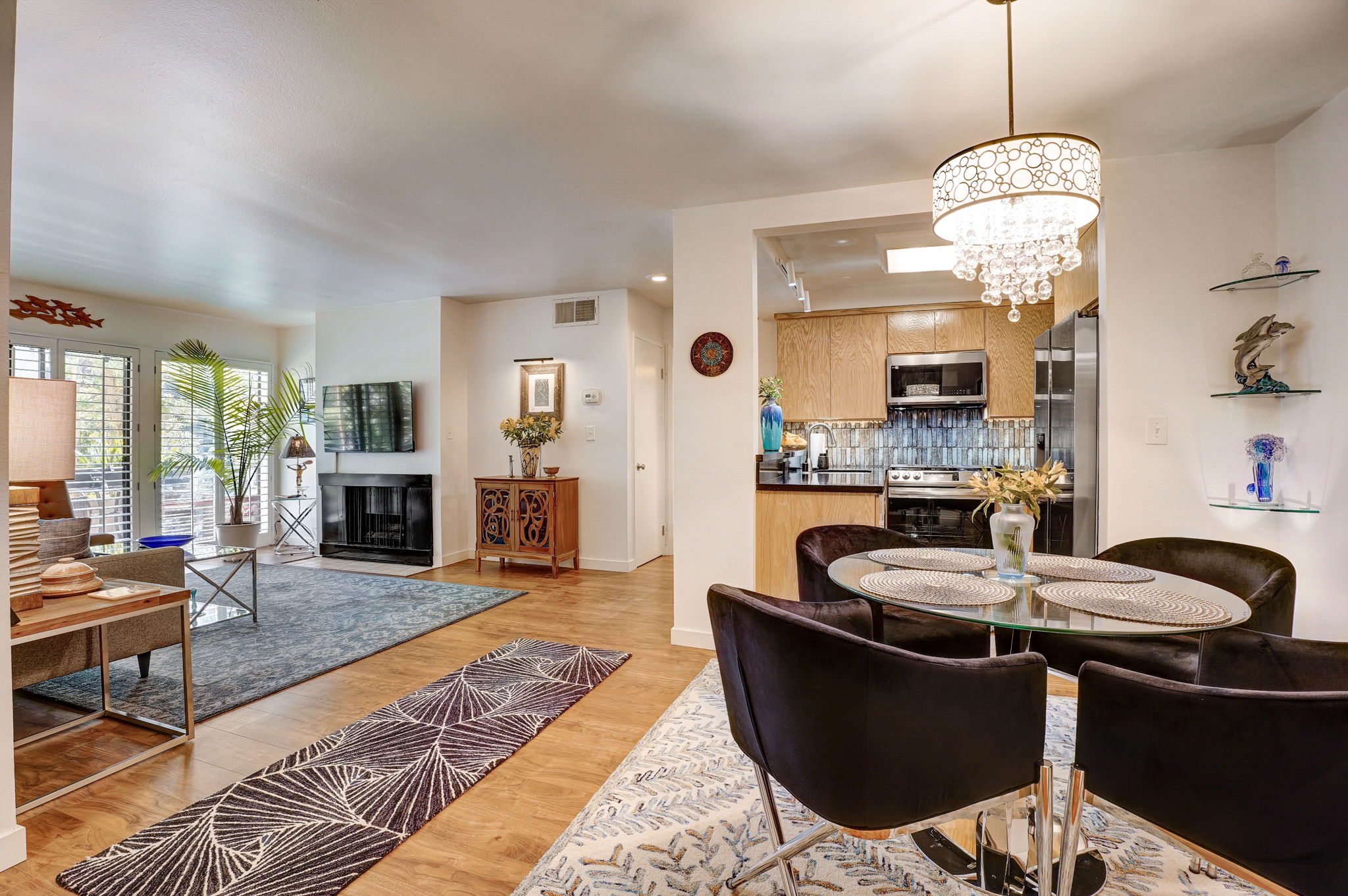 950 N Kings Rd 222, West Hollywood, CA 90069 | Zillow Media Experts