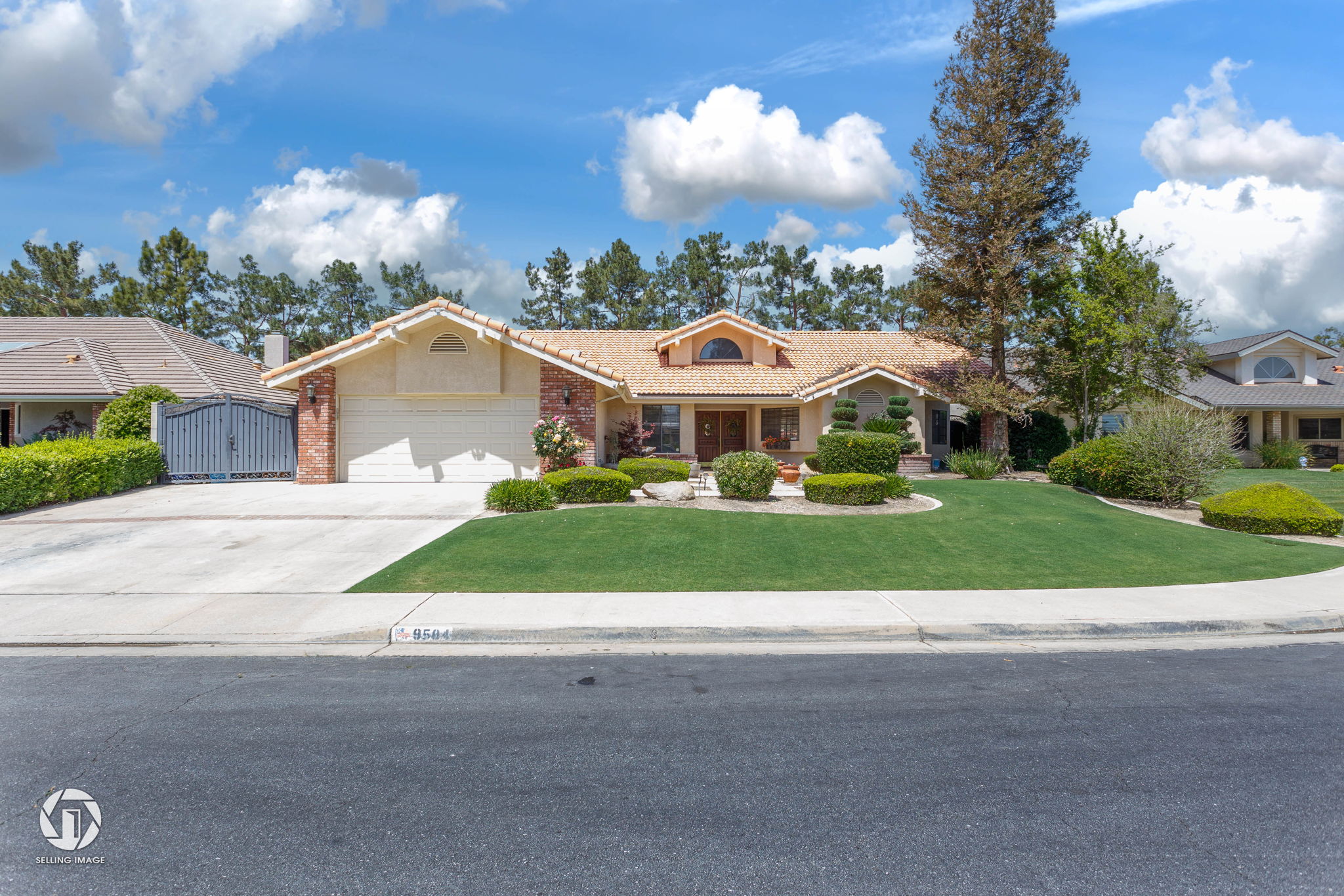 9504 Split Oak Ct, Bakersfield, CA 93311