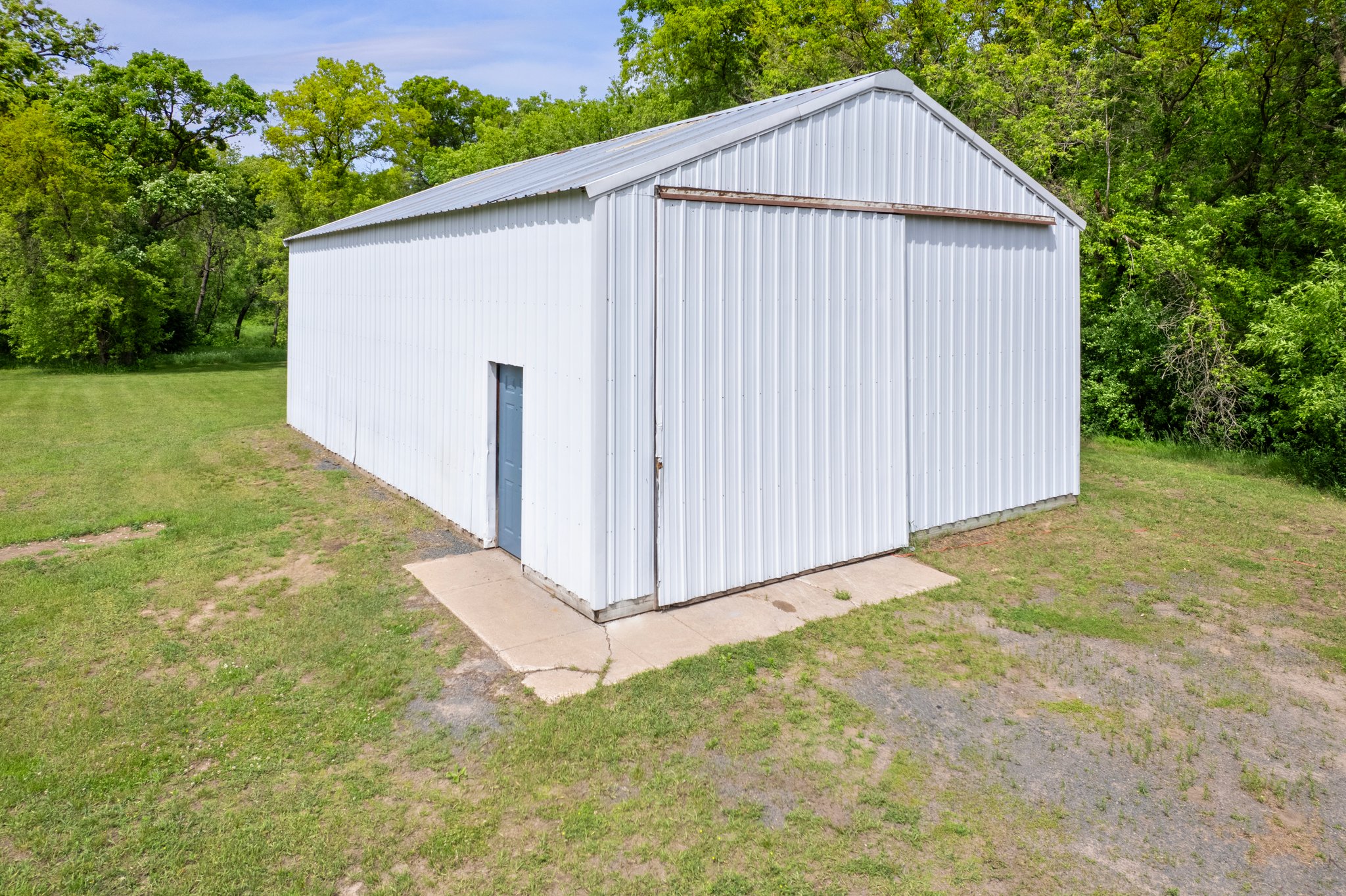 9725 285th Ave NE, North Branch, MN 55056
