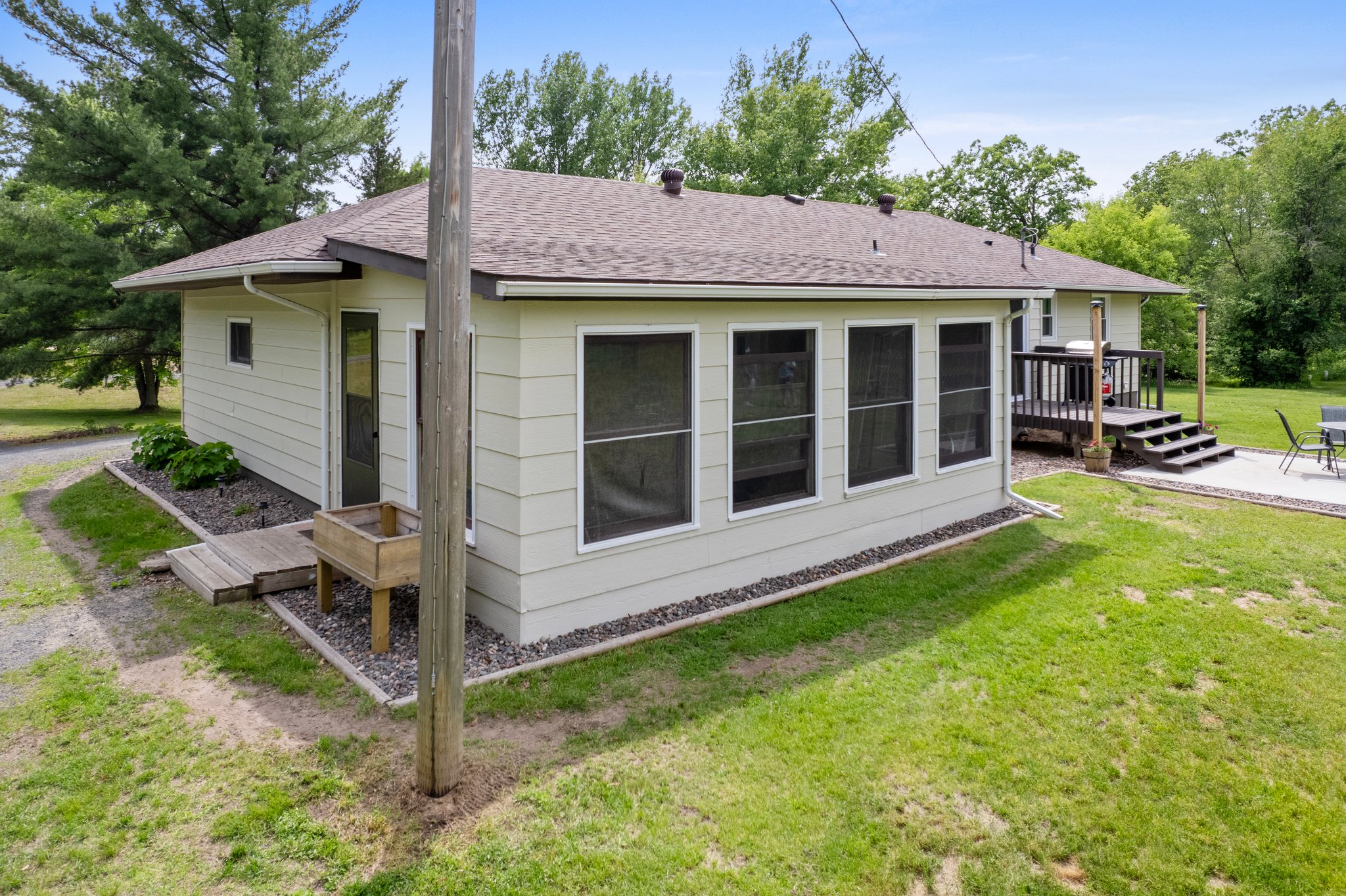 9725 285th Ave NE, North Branch, MN 55056