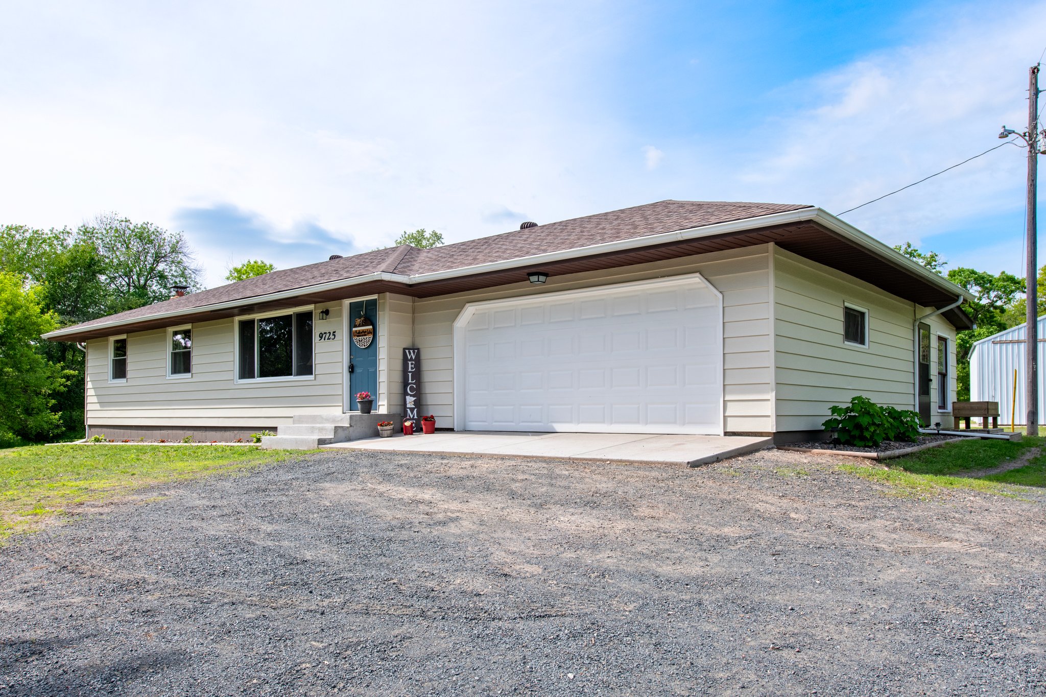 9725 285th Ave NE, North Branch, MN 55056
