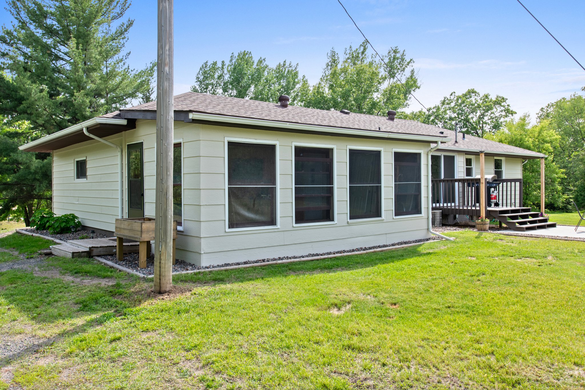 9725 285th Ave NE, North Branch, MN 55056