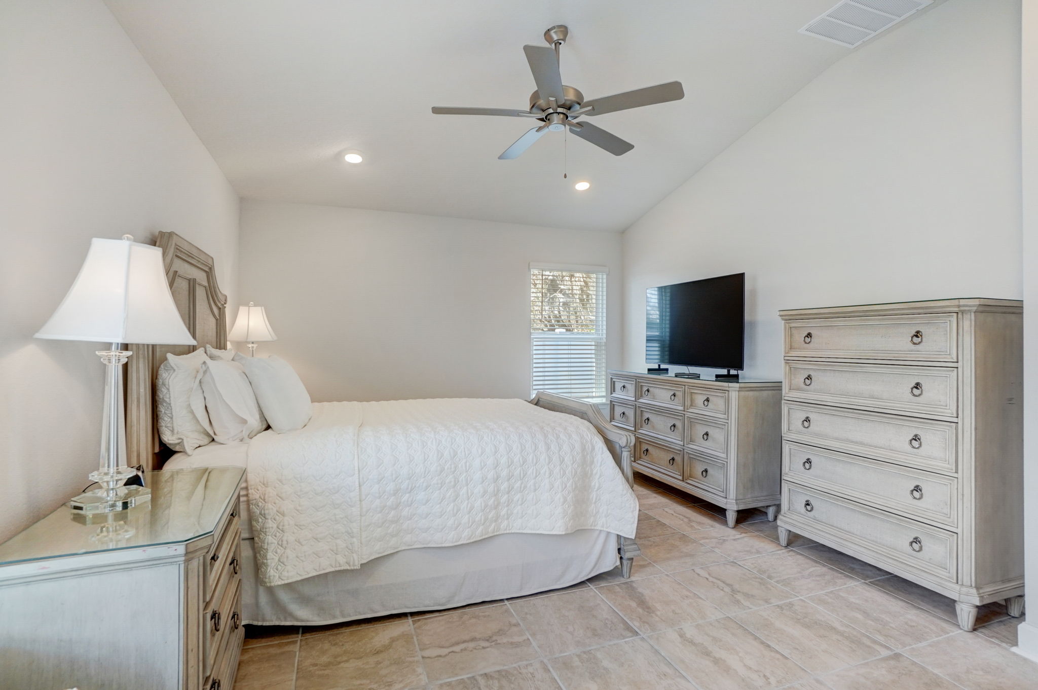 9894 Olivia St, Jacksonville, FL 32219 | Zillow Media Experts