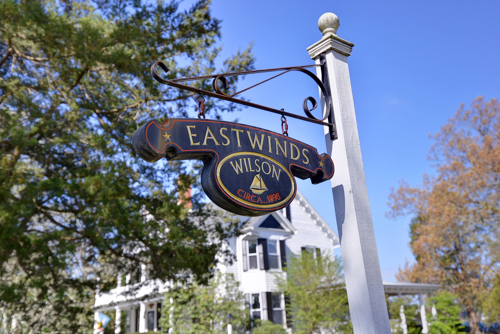 992 Williams Wharf Rd, Mathews, VA 23109