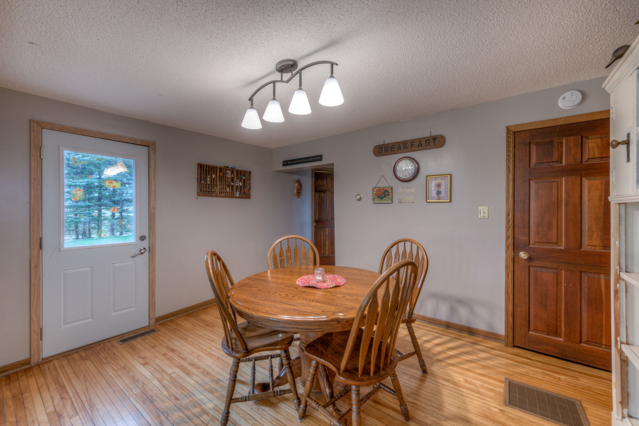 W8385 Us Hwy 10, Ellsworth, WI 54011 | Archi-Pix